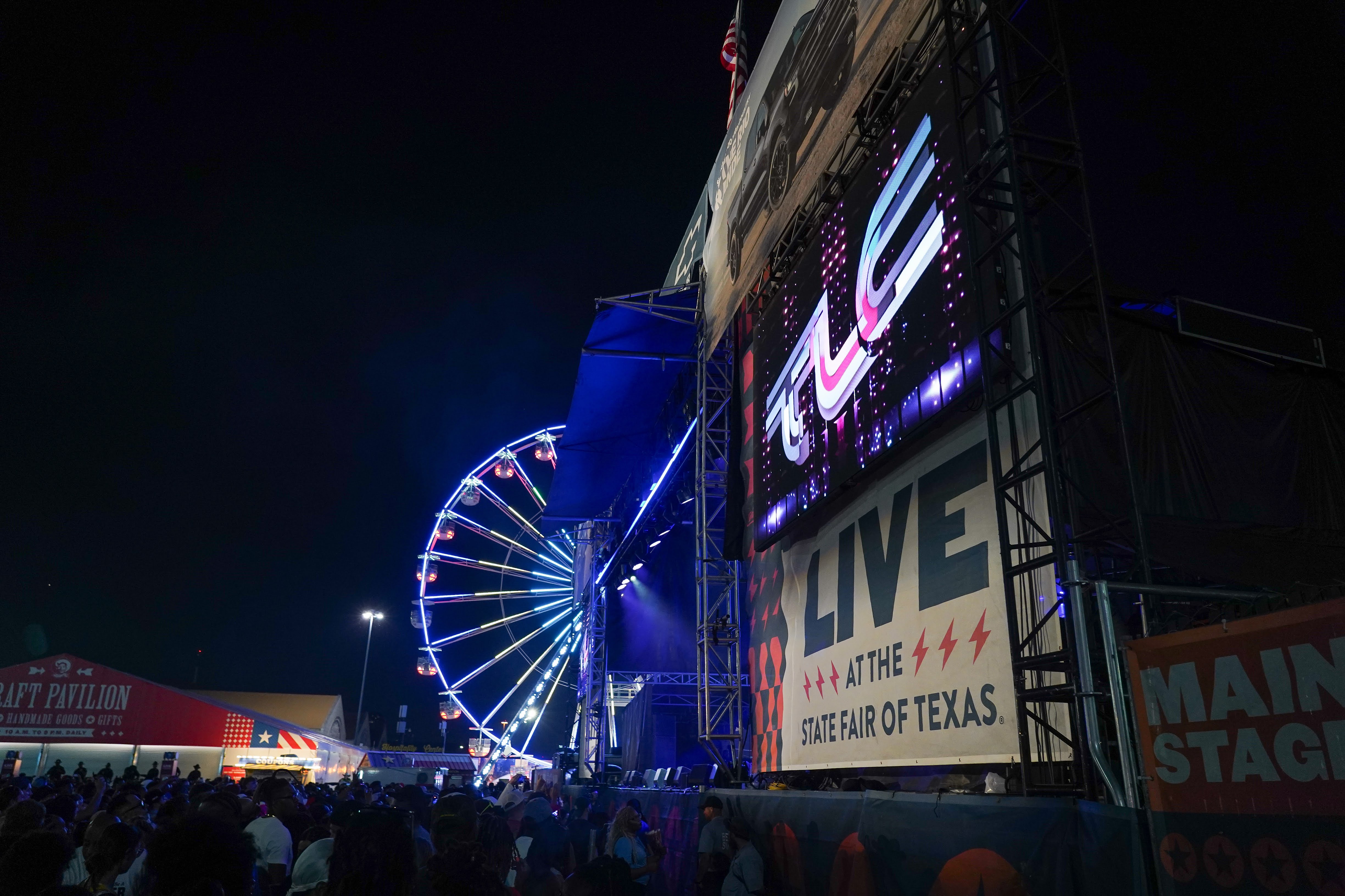 Review: TLC Lit the Main Stage Ablaze at State Fair of Texas