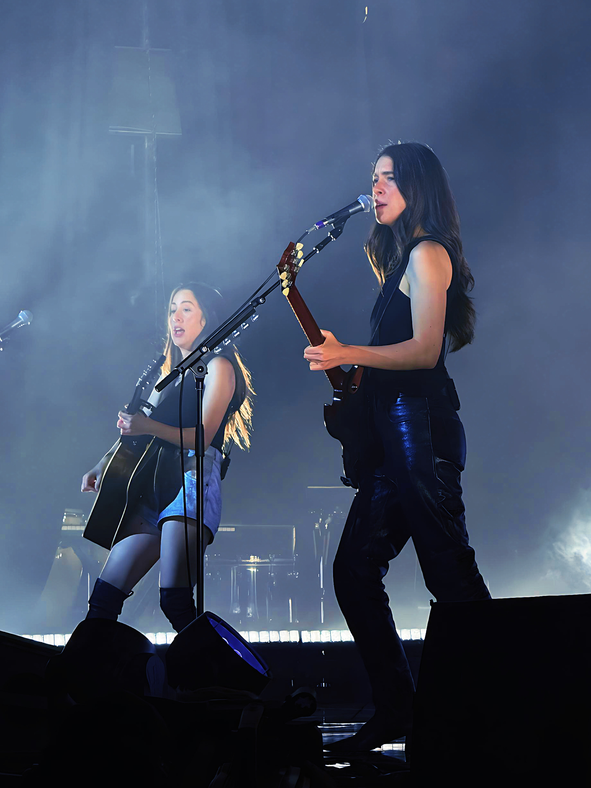 Review: Haim, Dora Jar Were Sisters in Harmony at Dallas Show