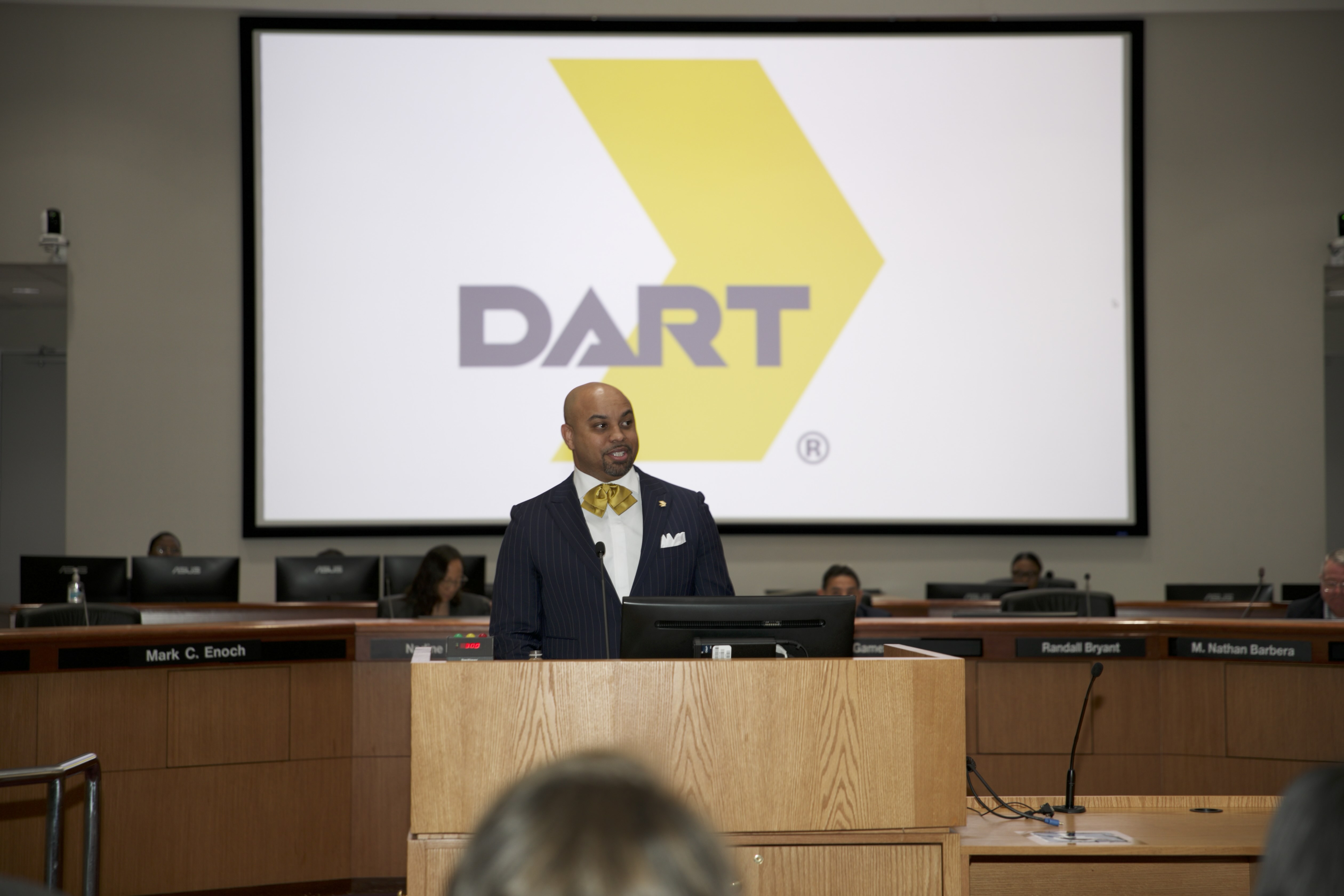 Dallas Transit Service Finishing The Year With More Troubles