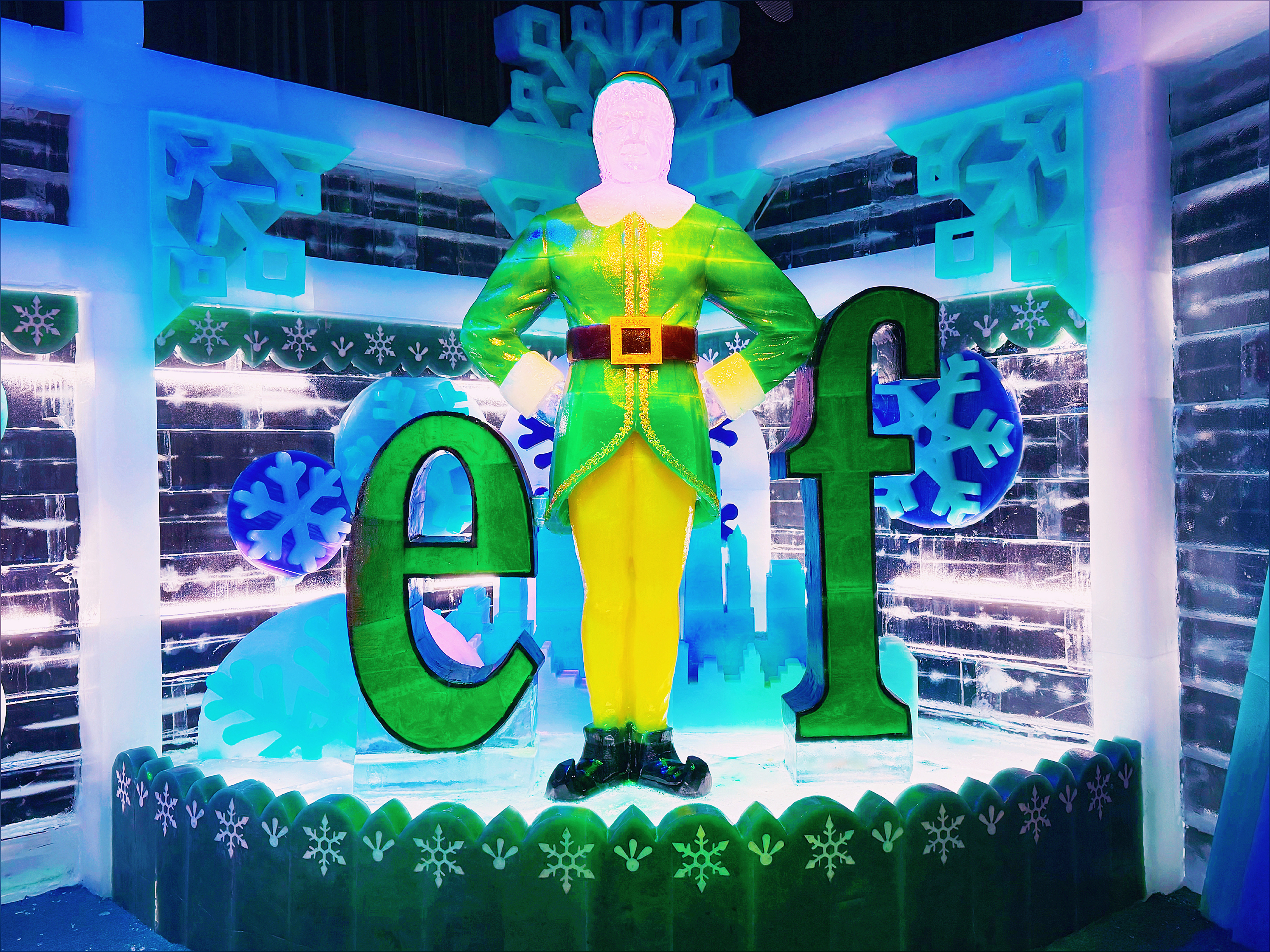 Grapevine's Gaylord Texan Features Elf for 2025 Ice Show