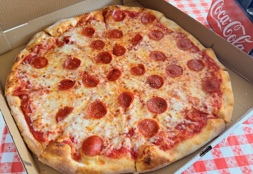 Dallas Pizza Shop Named Best Hole-in-the-Wall Joint in Texas