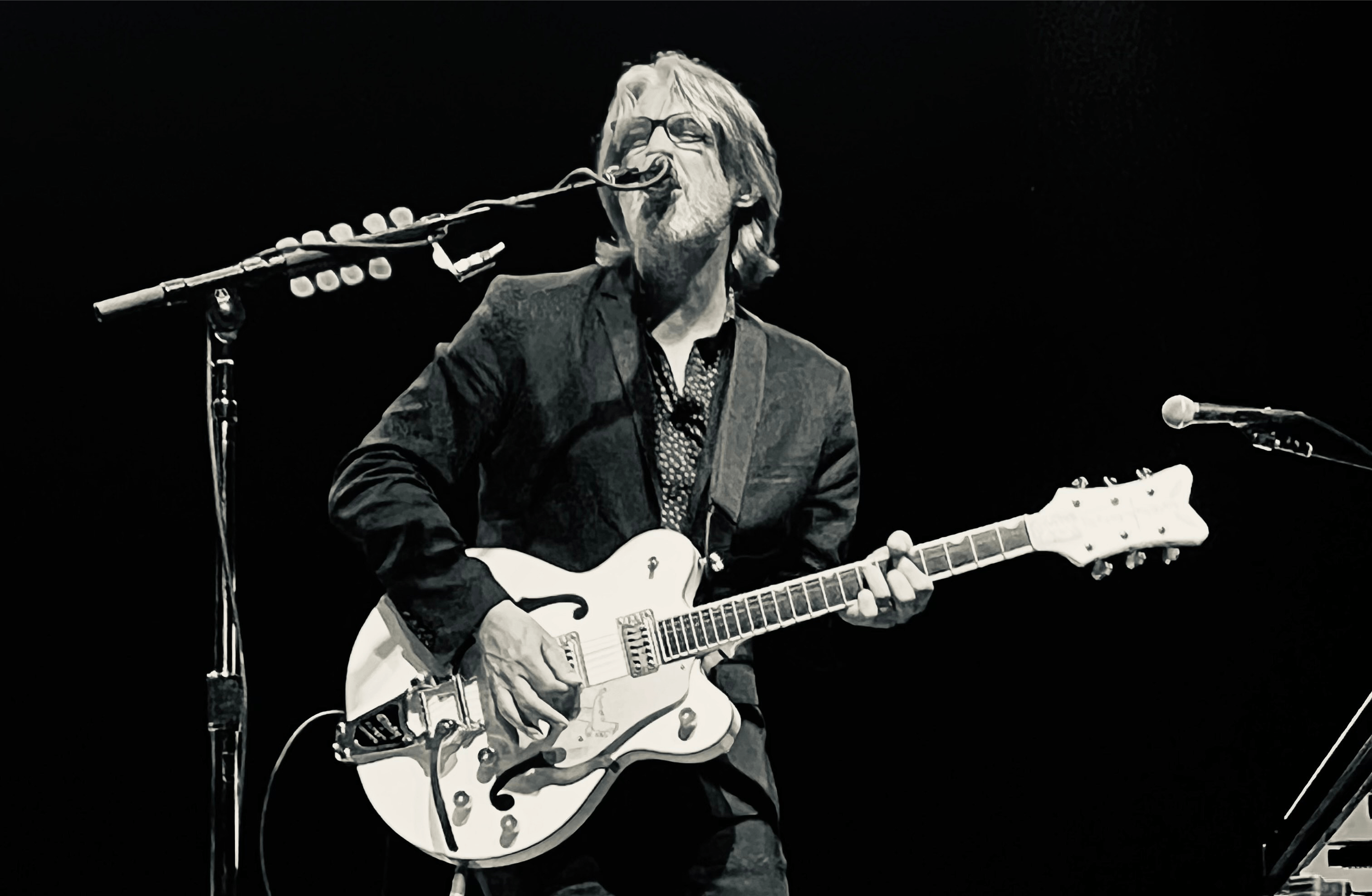 Dallas Guitarist Chris Holt on Touring With The Eagles, Solo Album ...